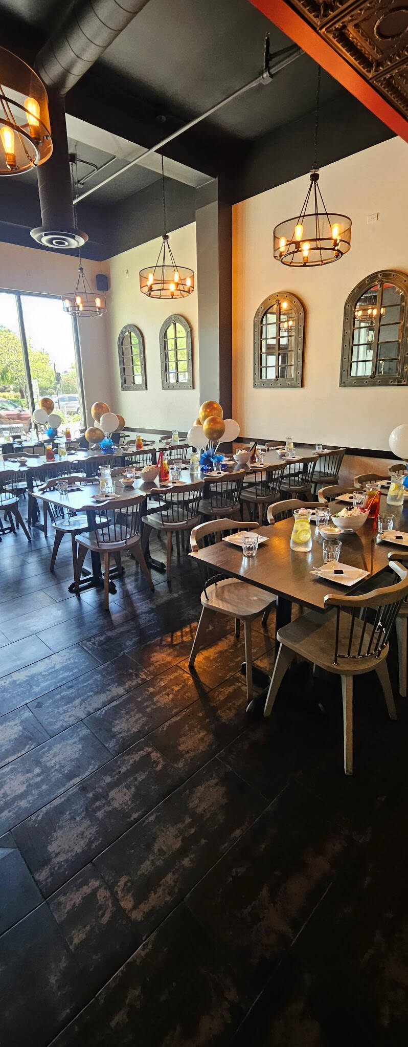 Fresh Mediterranean Cuisine & Full Bar | Cafe X2O
